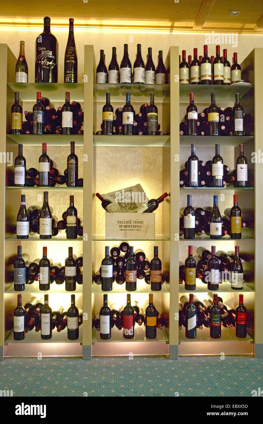 Sundry shop hi-res stock photography and images - Alamy