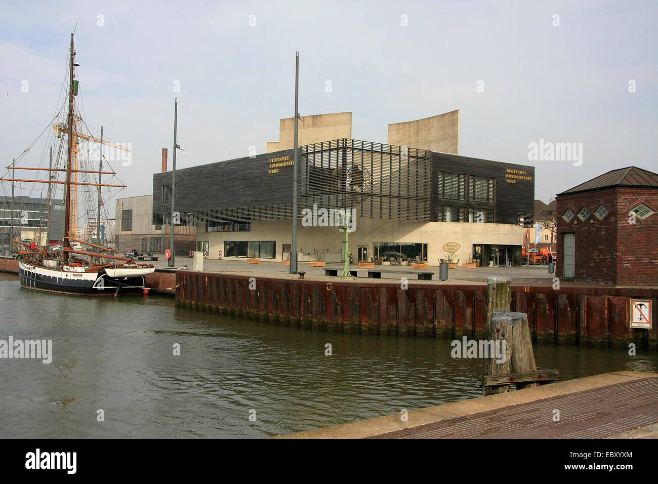 The new port was initially used by the North German Lloyd. In front the ...