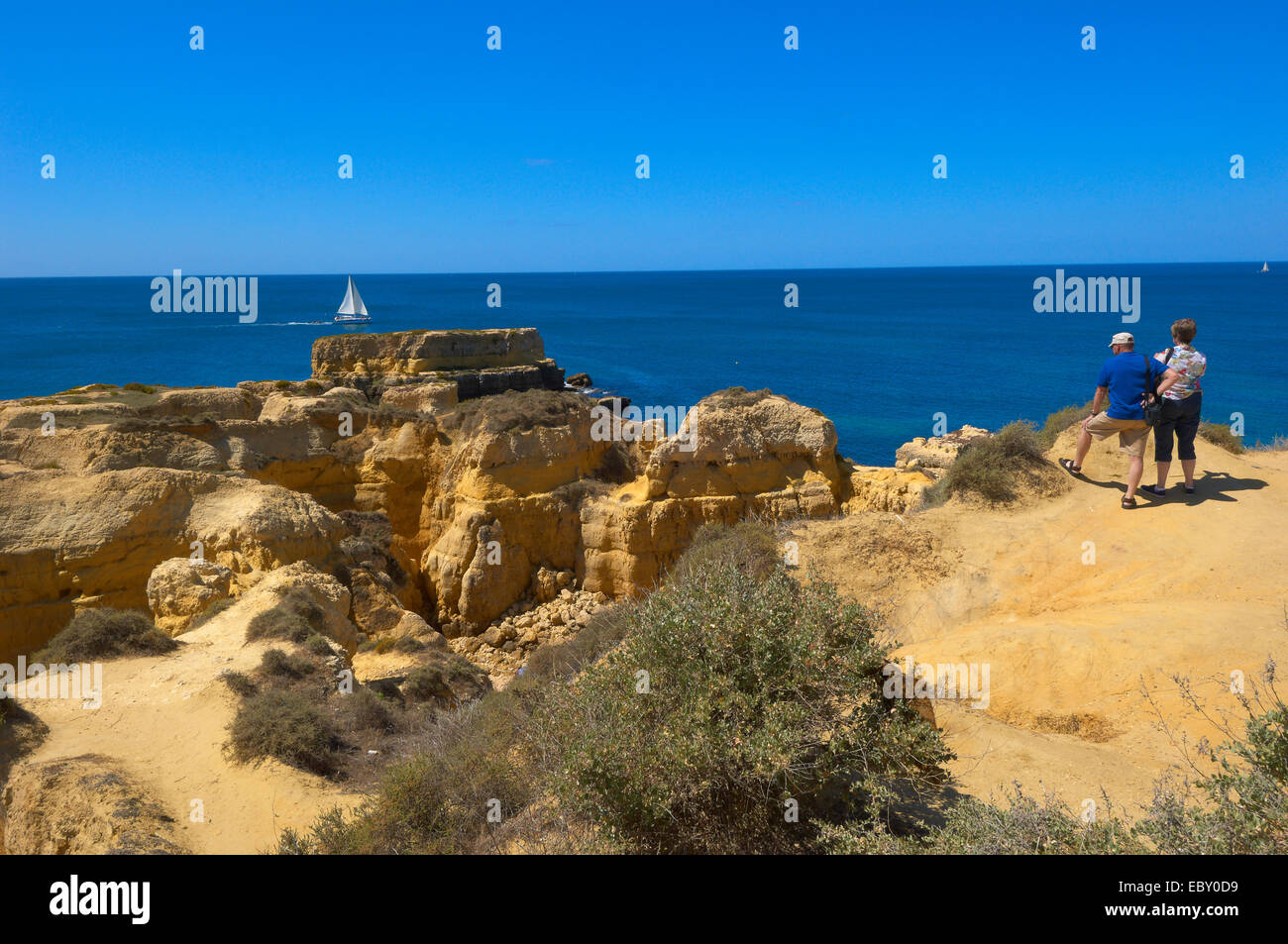 Castelo beach albufeira praia hi-res stock photography and images - Alamy