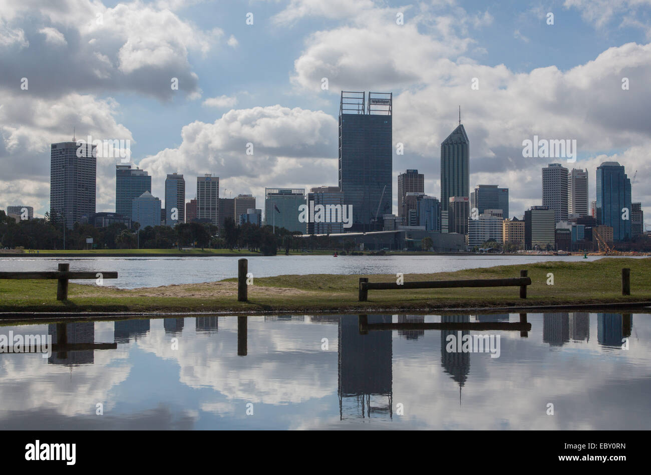 Perth stadt skyline hi-res stock photography and images - Alamy