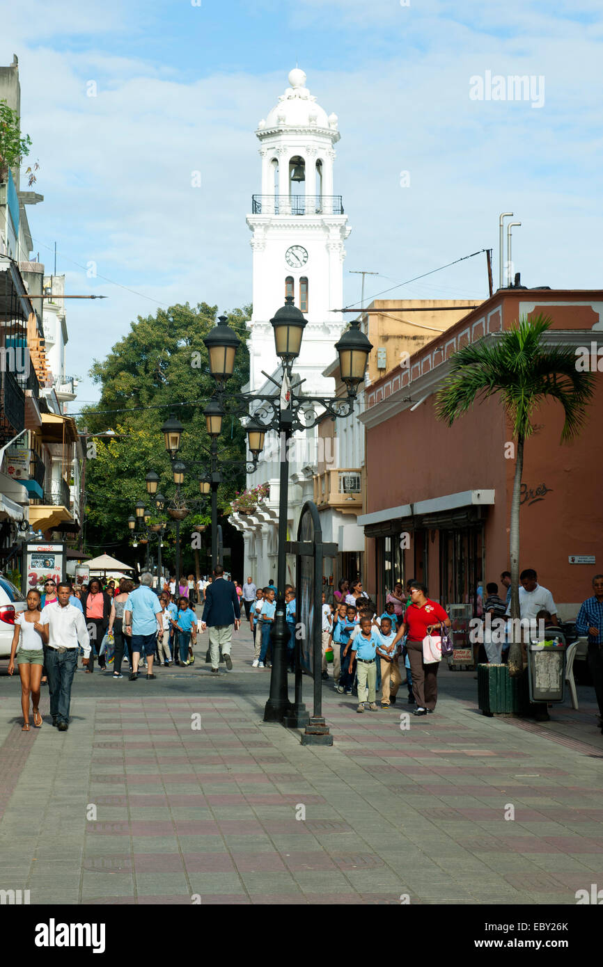 Dominikanische Republik, Santo Domingo, Zona Colonial, Blick durch die ...
