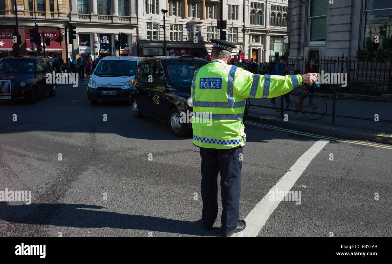 Police officer directing traffic hi-res stock photography and images - Alamy