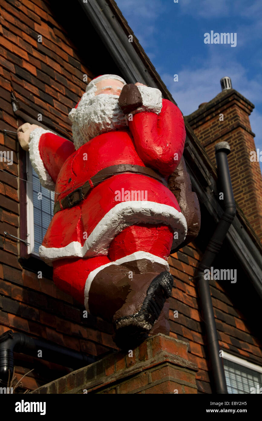 Wimbledon London, UK. 5th December, 2014. A large Father Christmas ...