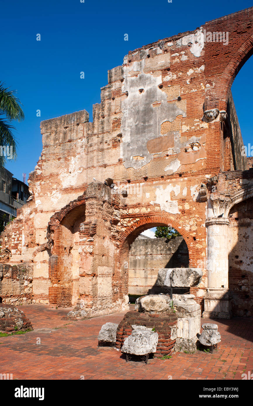 Hospital colonial architecture island hi-res stock photography and ...