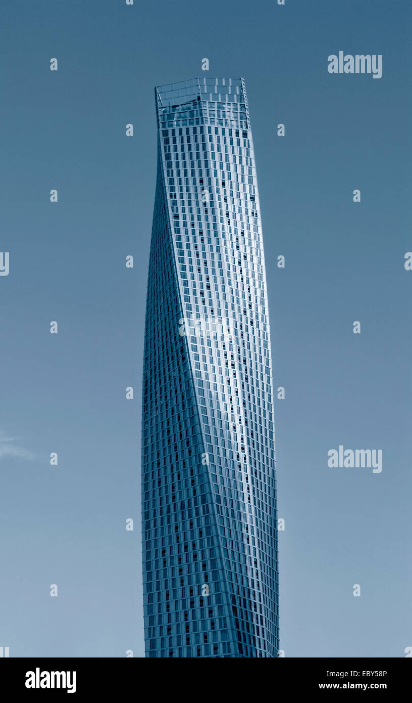 Dubai tower building construction hi-res stock photography and images ...