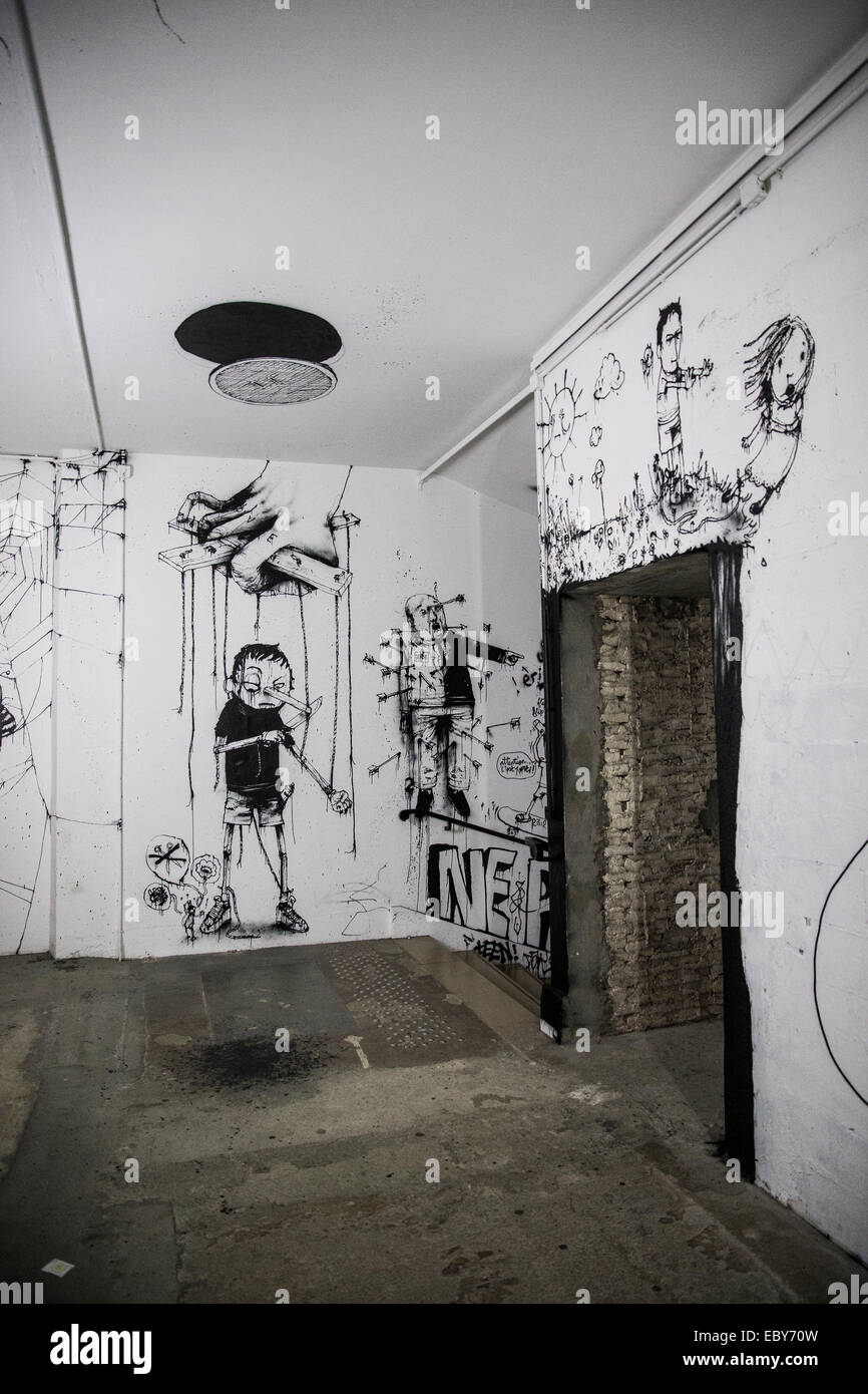 graffiti interior hallway stairwell stairway hall Stock Photo - Alamy