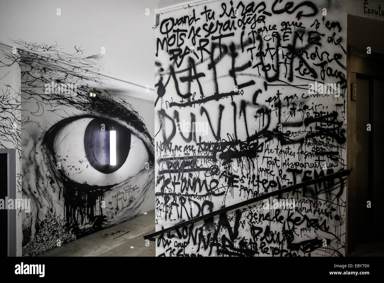 graffiti interior hallway stairwell stairway hall Stock Photo - Alamy