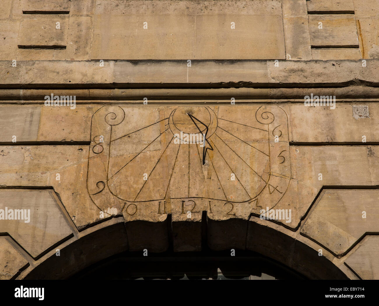 Sun dial hi-res stock photography and images - Alamy