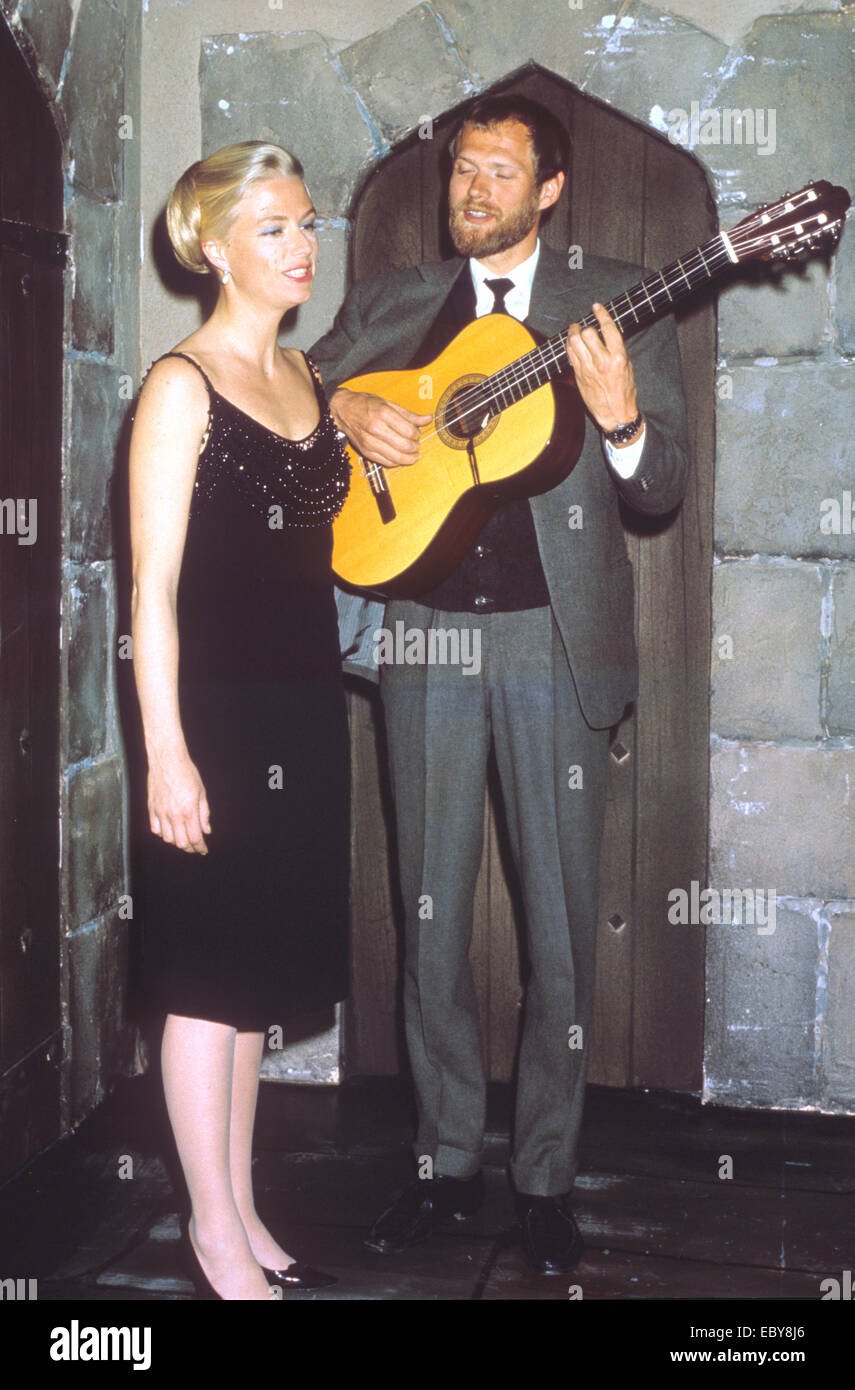 NINA AND FREDERICK Dutch singing duo in Amsterdam in 1967 Stock Photo ...