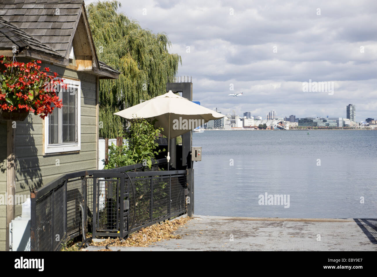 Toronto island hi-res stock photography and images - Alamy