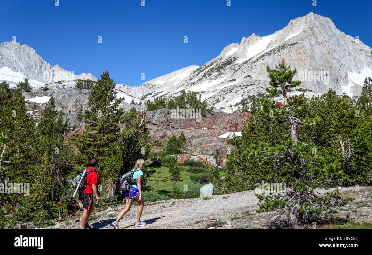 Hikers on trail at 20 Lakes Basin in the Eastern Sierra Stock Photo - Alamy