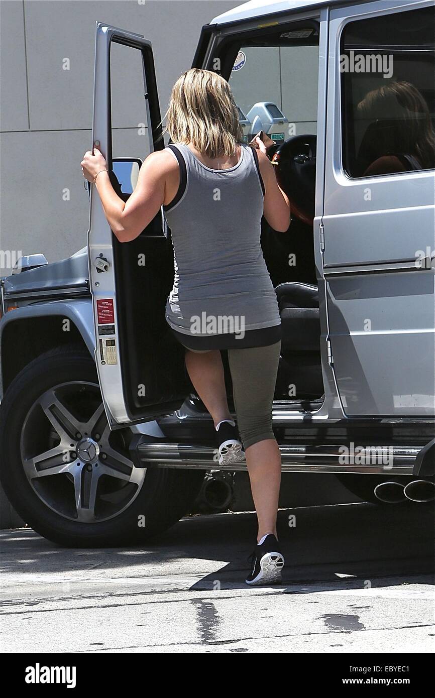 Hilary Duff leaves Gym and looks Buff and toned from exercising ...