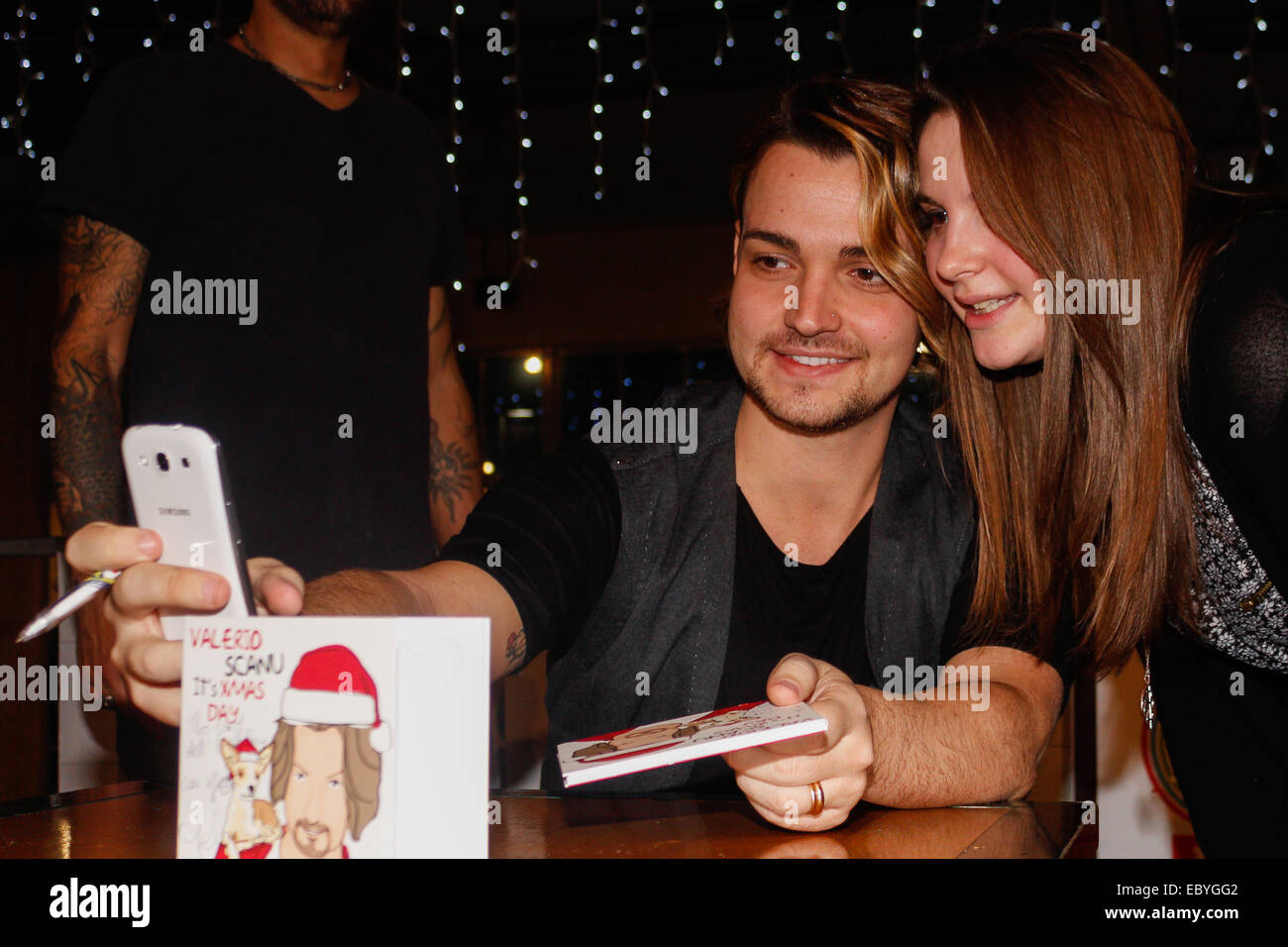 The singer Valerio Scanu meets his fans and presents latest album ...