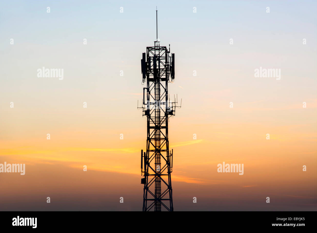 Mobile network antenna hi-res stock photography and images - Alamy