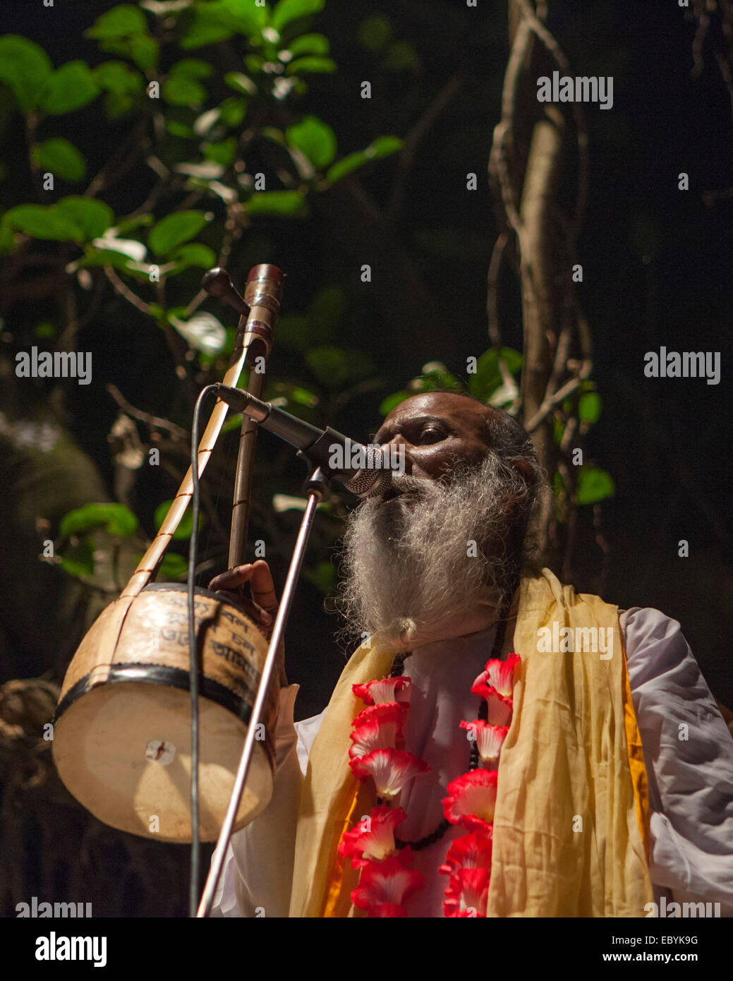 Munshigonj, Bangladesh. 5th Dec, 2014. Lalon venerator organized a Baul ...