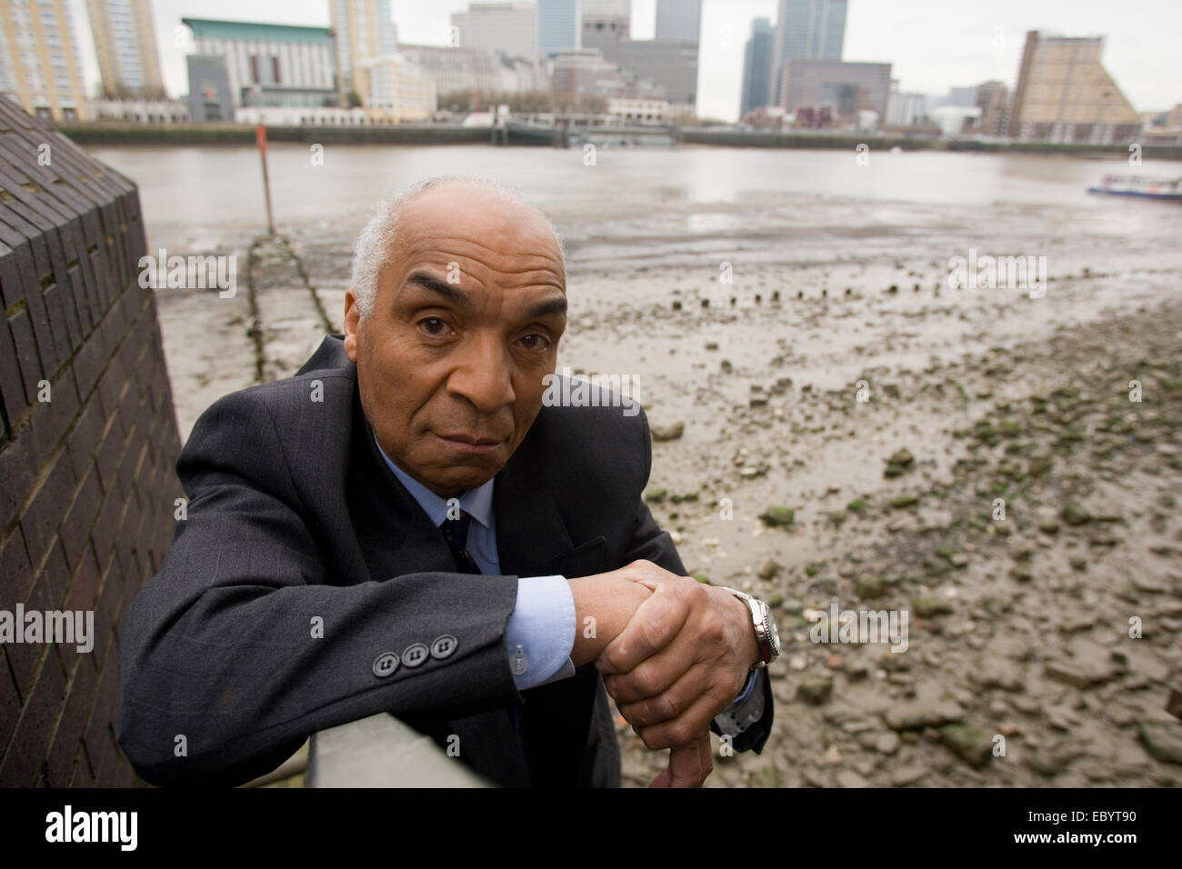 Kenny lynch hi-res stock photography and images - Alamy