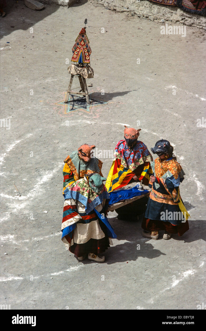 Ladakh Lamaruyu monastery monks costumes dance anamist dance silks ...