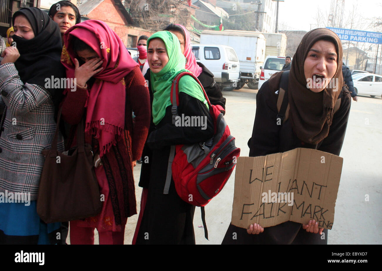 Srinagar, Indian Administered Kashmir:06 December students crying after ...