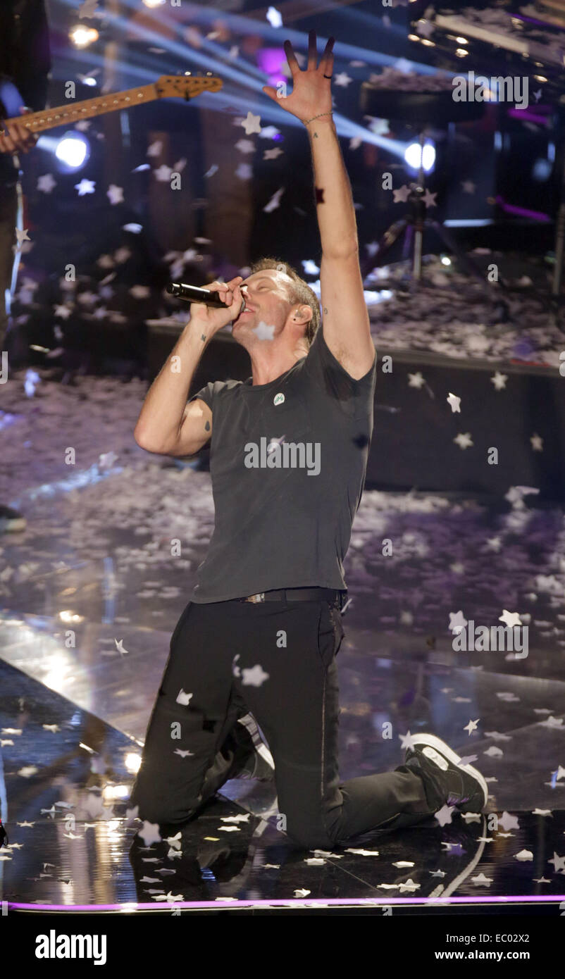 Berlin, Germany. 5th Dec, 2014. Chris Martin, singer of British band ...