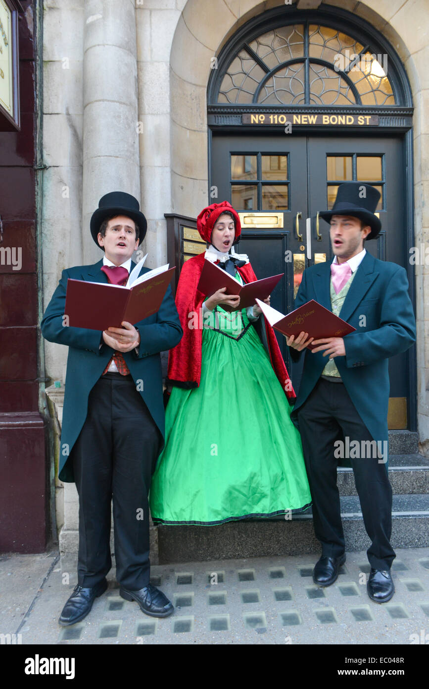Victorian carol singers hi-res stock photography and images - Alamy