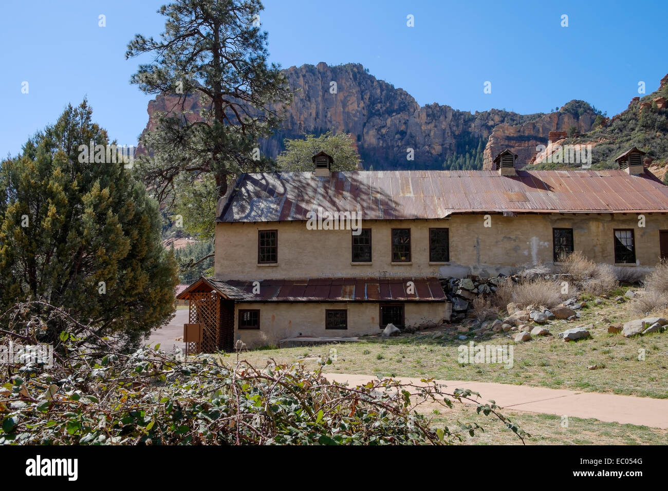 The apple packing shed at the old orchard and farm, at Slide Rock State ...