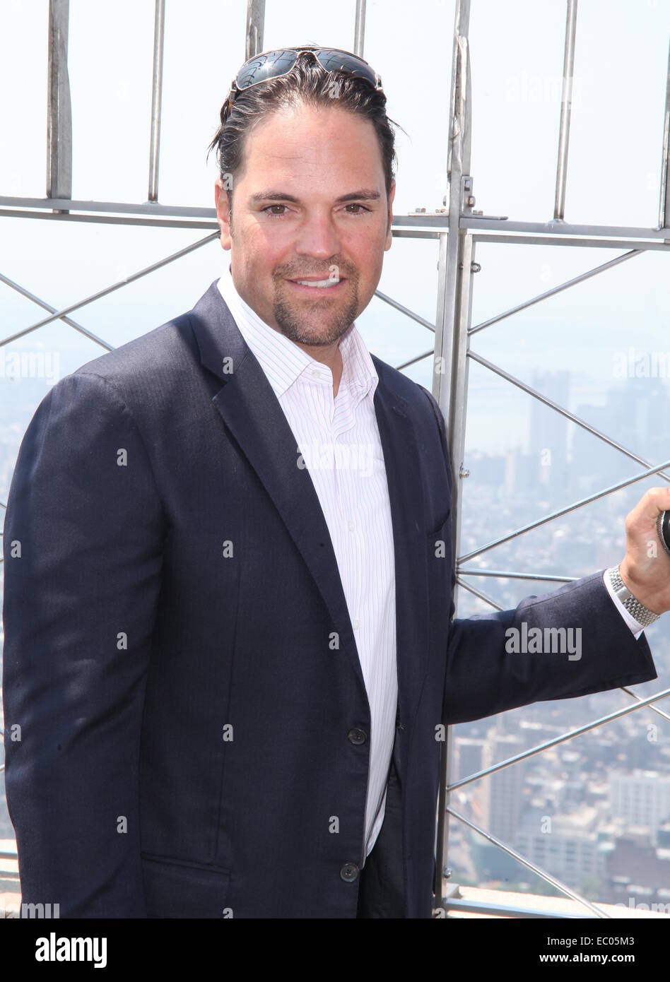 Former professional baseball player Mike Piazza lights up the Empire ...