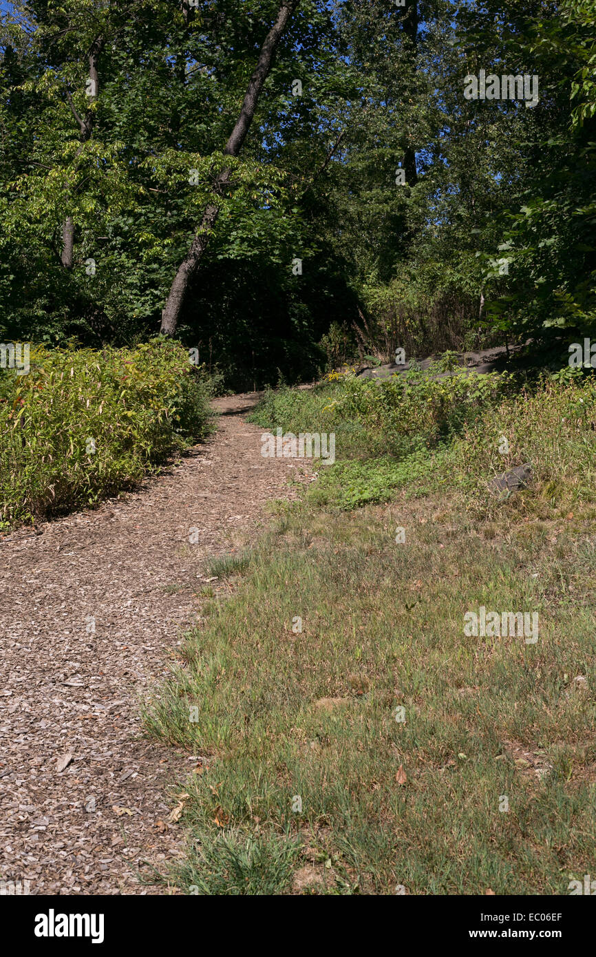 Dirt path city hi-res stock photography and images - Alamy
