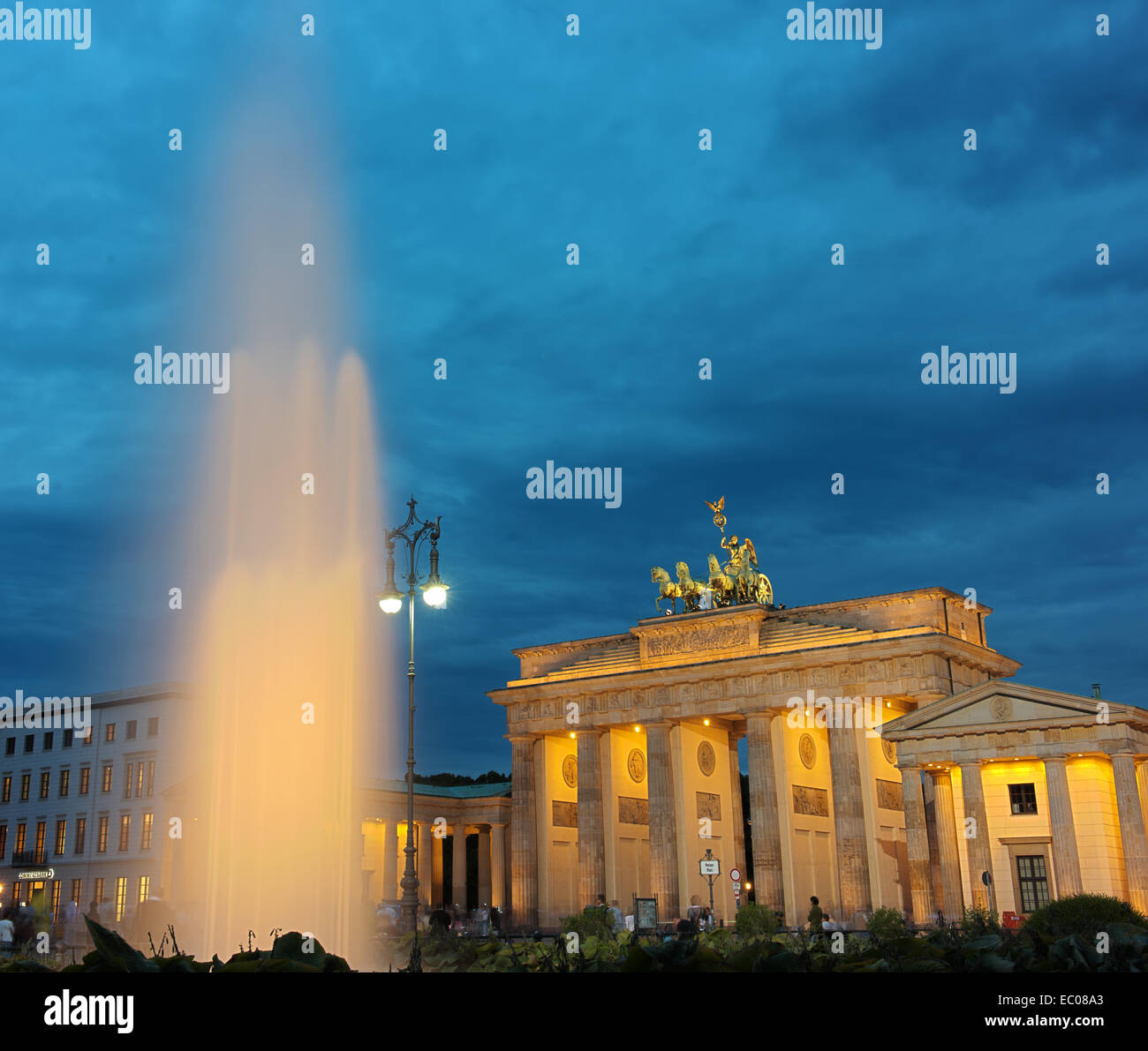 History of brandenburg gate hi-res stock photography and images - Alamy