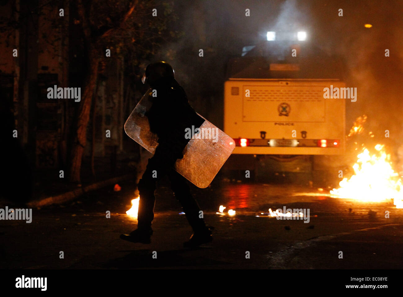 Athens, GREECE. 6th Dec, 2014. Protesters clash with riot police in the ...