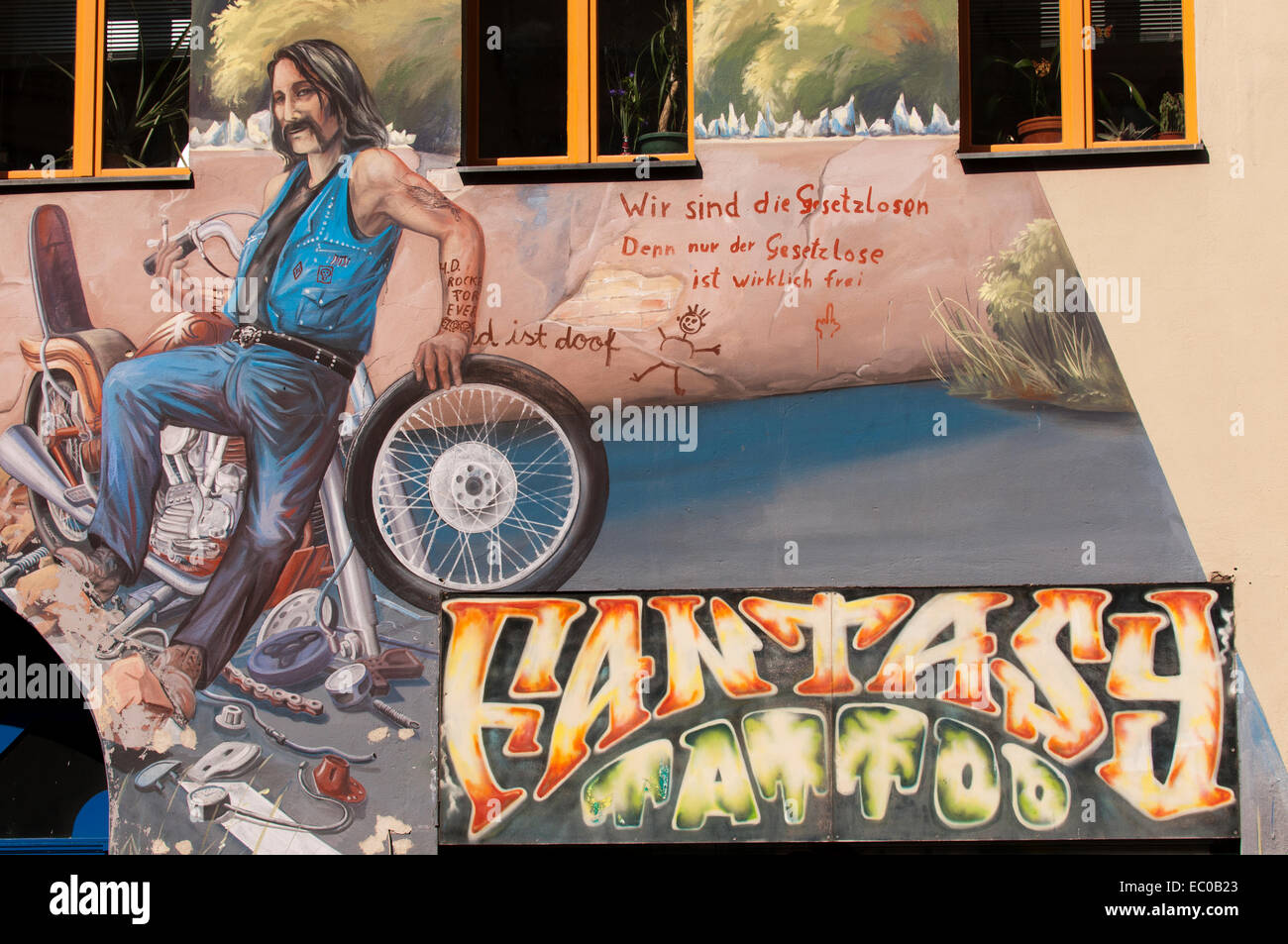 Street art in Berlin's Kreuzberg Stock Photo - Alamy