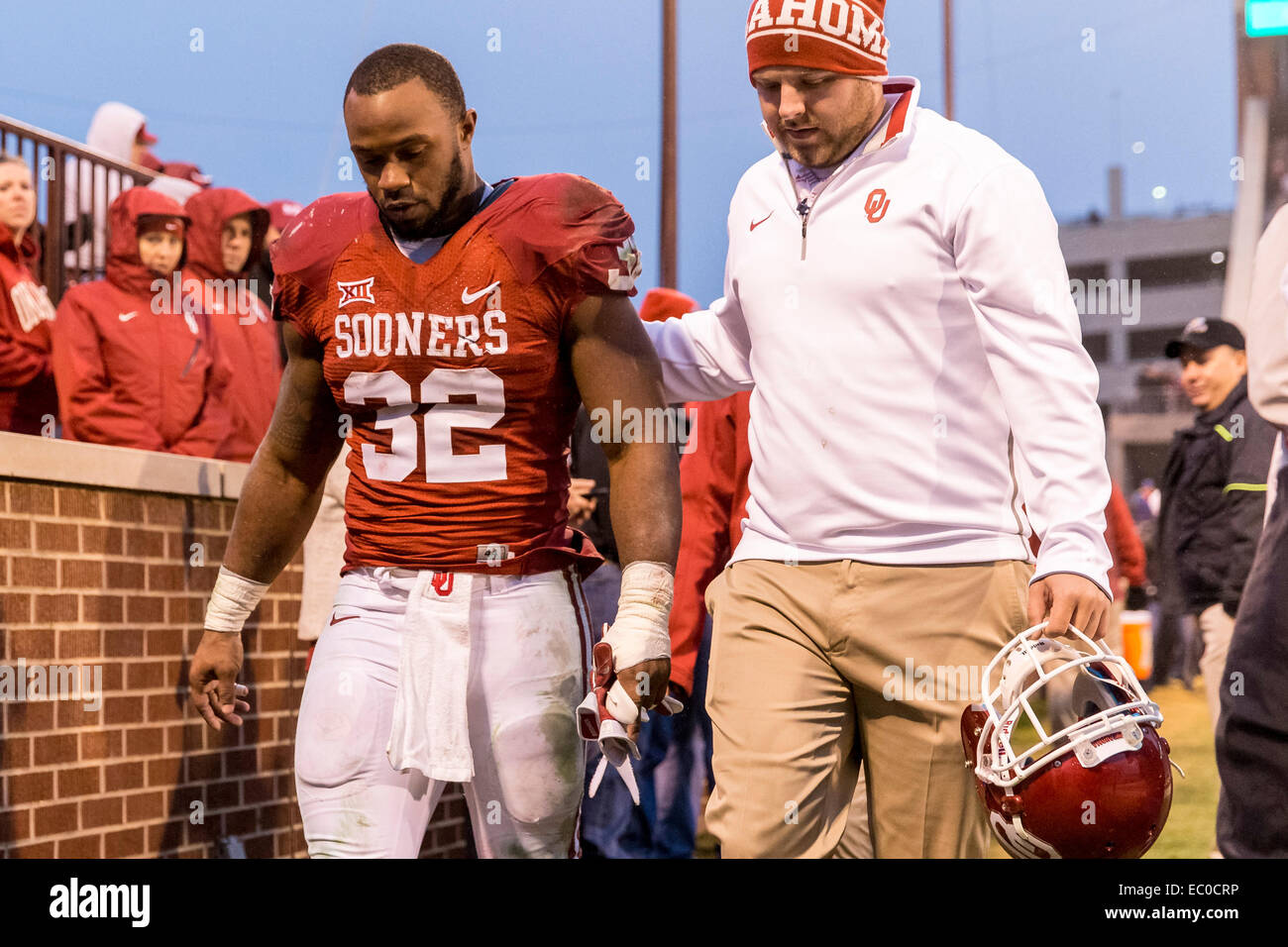 Norman, OK., US. 6th Dec, 2014. Oklahoma Sooners running back Samaje Perine (32) walks to the ...