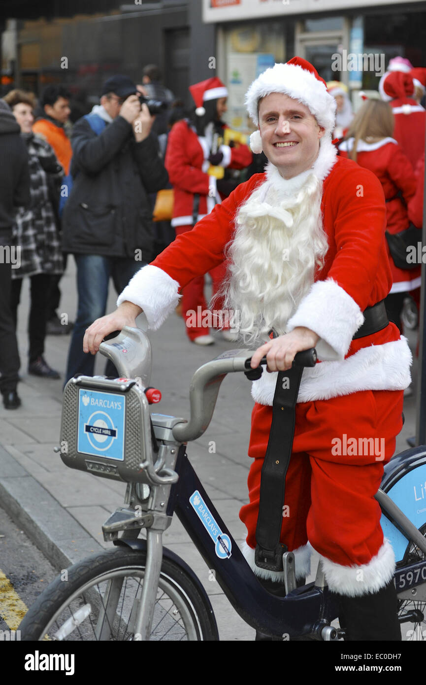 Santa bicycle uk hi-res stock photography and images - Alamy