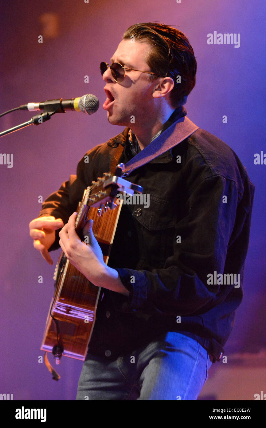 Theatre performance english club hi-res stock photography and images ...