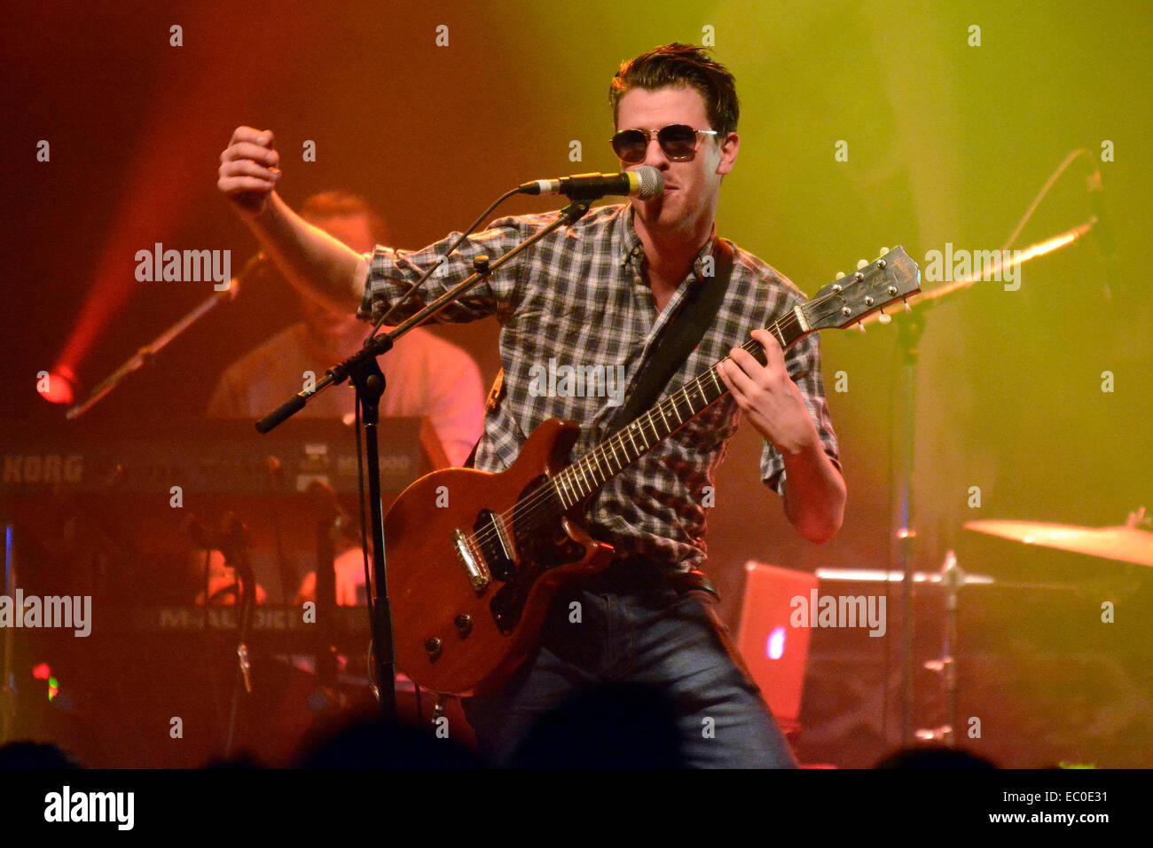 Toronto, Canada. 6th December 2014. English singer-songerwriter Jamie ...