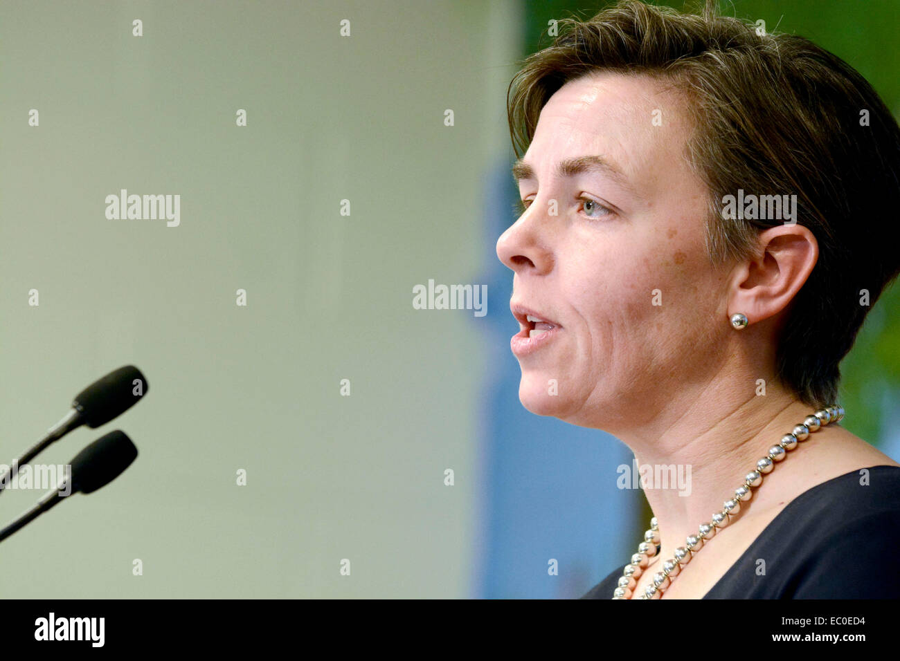 Politician female hi-res stock photography and images - Alamy