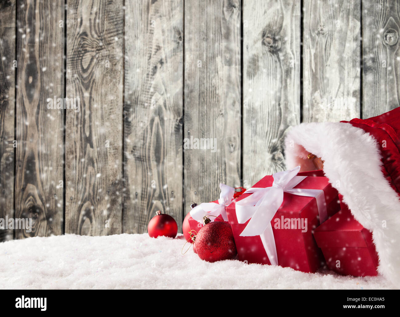 Wooden santa claus hi-res stock photography and images - Alamy