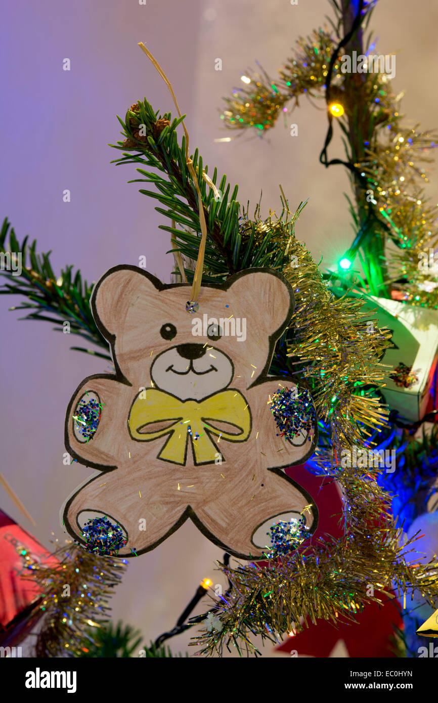 Teddy bear and christmas tree hi-res stock photography and images - Alamy