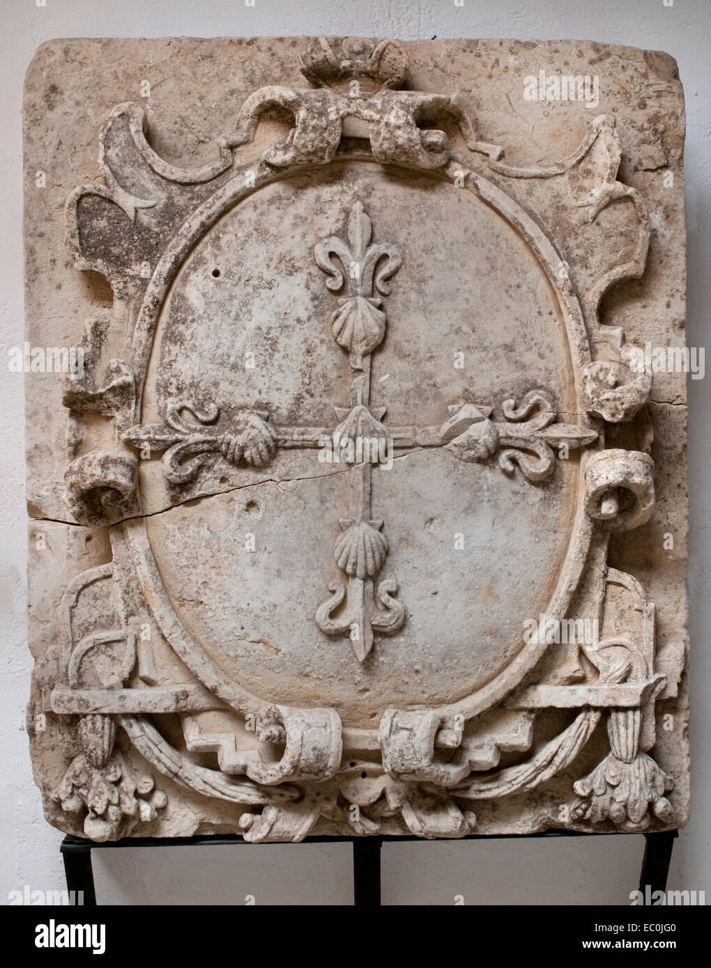 Orden del escudo hi-res stock photography and images - Alamy