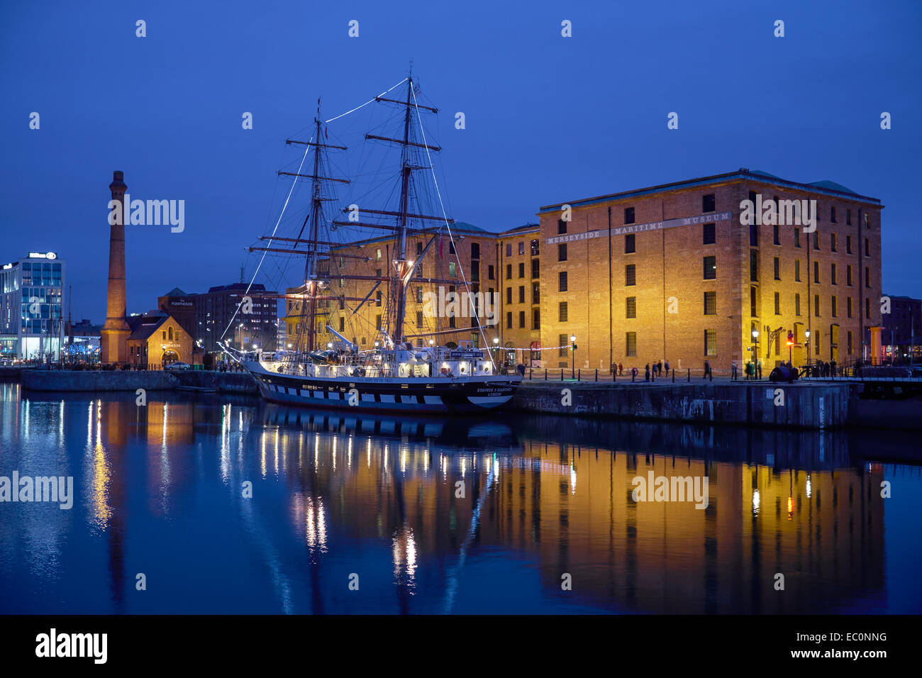 Liverpool hi-res stock photography and images - Alamy