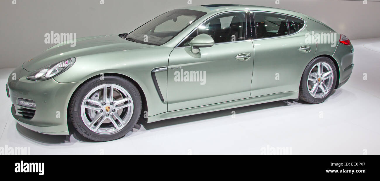 GENEVA - MARCH 8: The Porsche Panamera (Type number 970) with hybrid ...