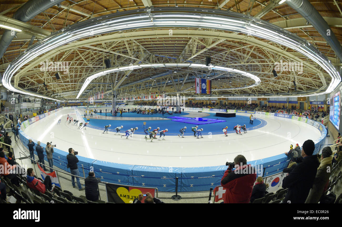 Berlin, Germany. 07th Dec, 2014. Speed skaters race in the women's mass ...