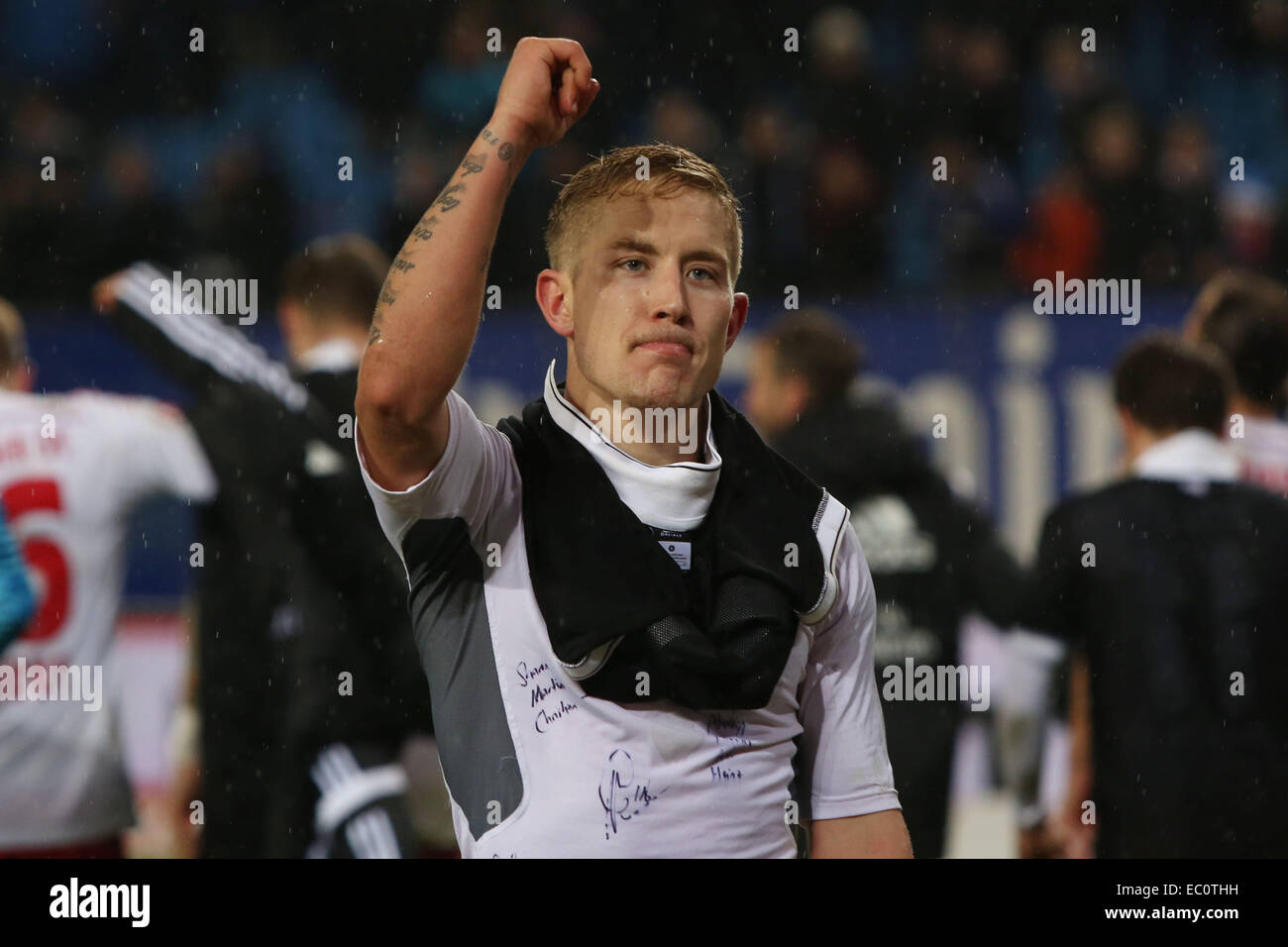 Hamburg, Germany. 07th Dec, 2014. Hamburg's Lewis Holtby celebrates ...