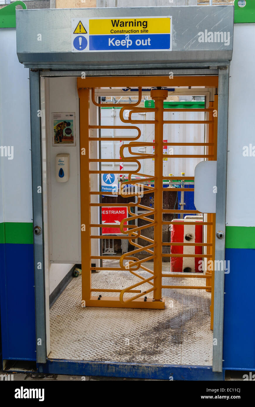 Construction site gate hi-res stock photography and images - Alamy