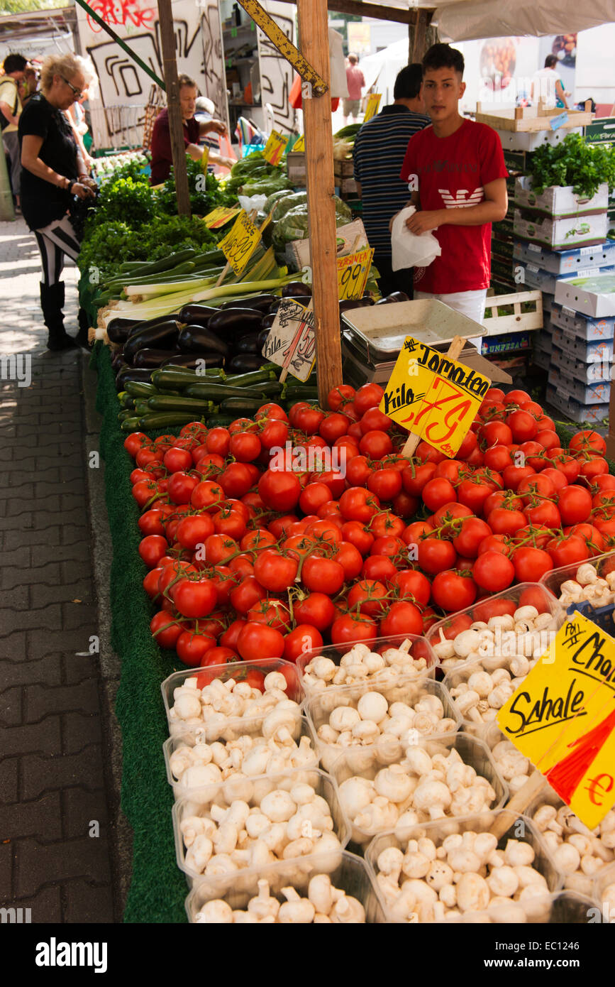 Turkish market berlin hi-res stock photography and images - Alamy