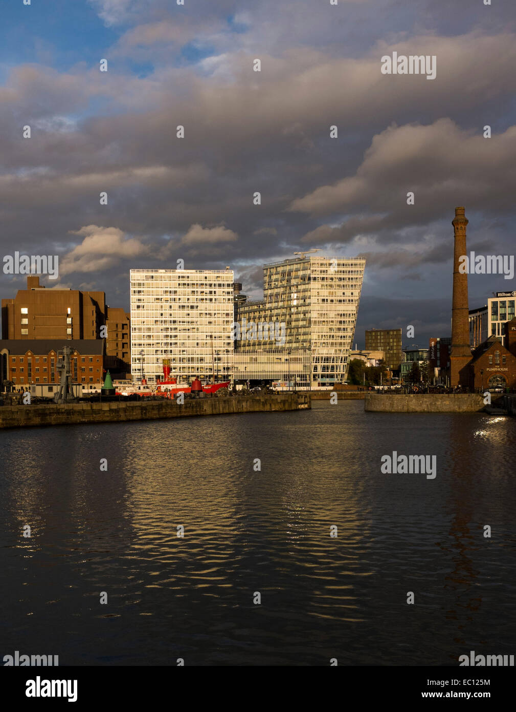 Mersey docks hi-res stock photography and images - Alamy