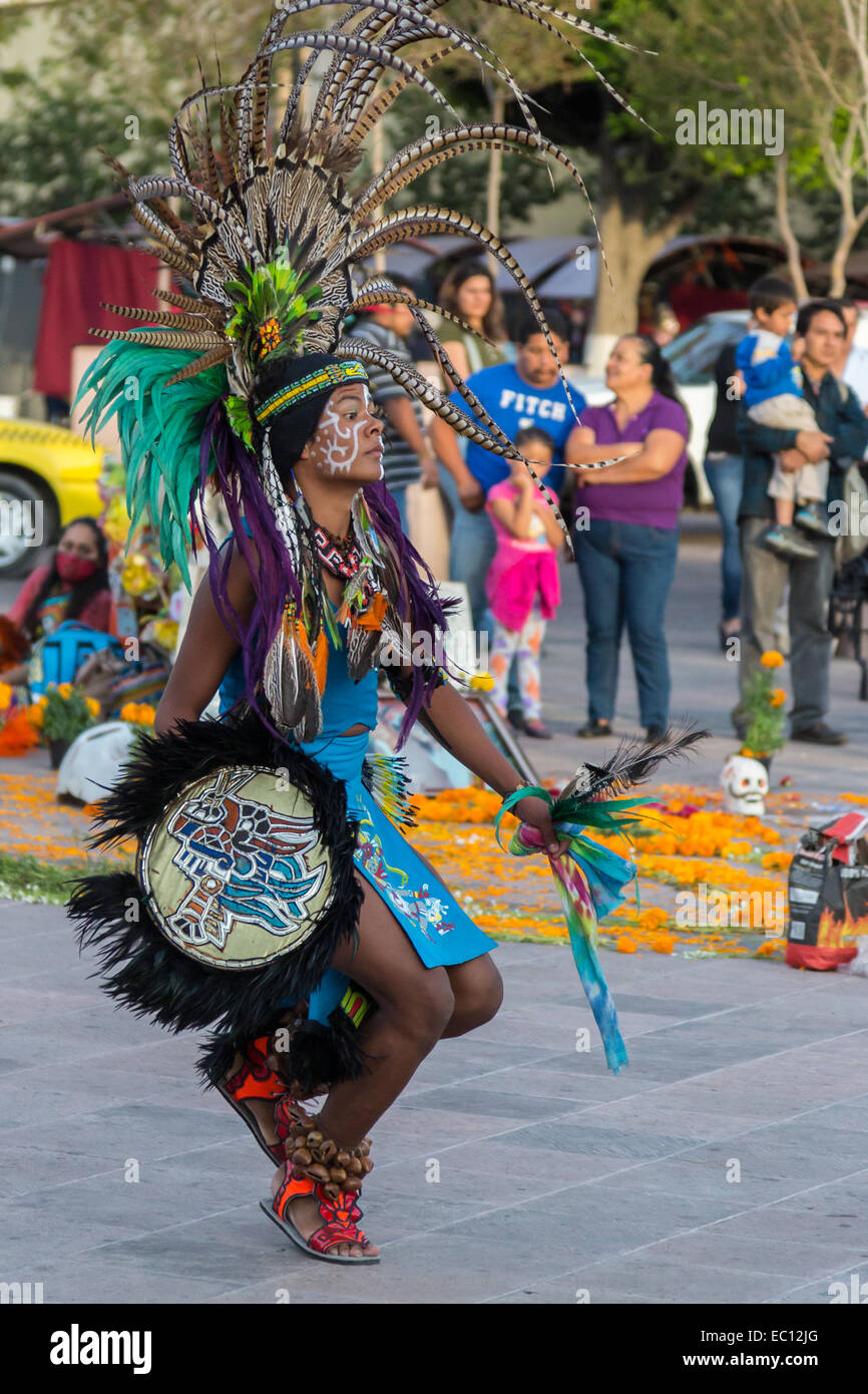 Danza De Concheros High Resolution Stock Photography and Images - Alamy