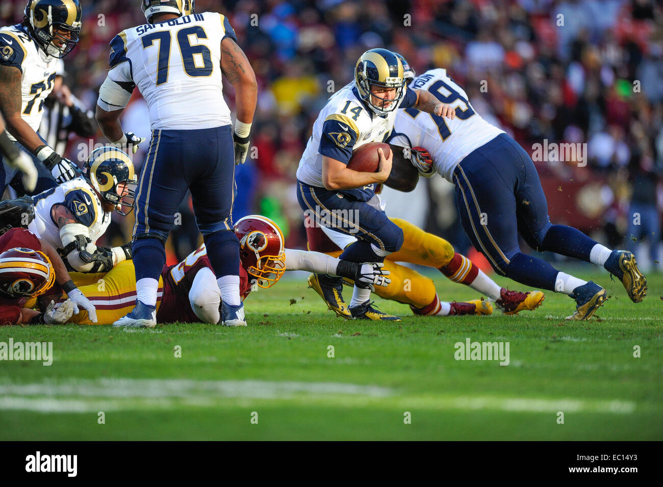 Landover, Maryland, USA. 07th Dec, 2014. St. Louis Rams quarterback ...