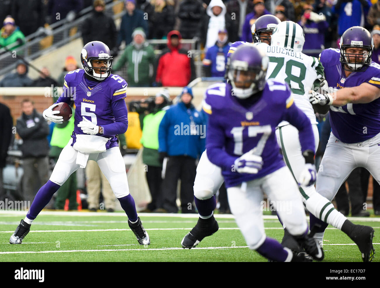Minneapolis, MN, USA. 7th Dec, 2014. Minnesota Vikings quarterback ...