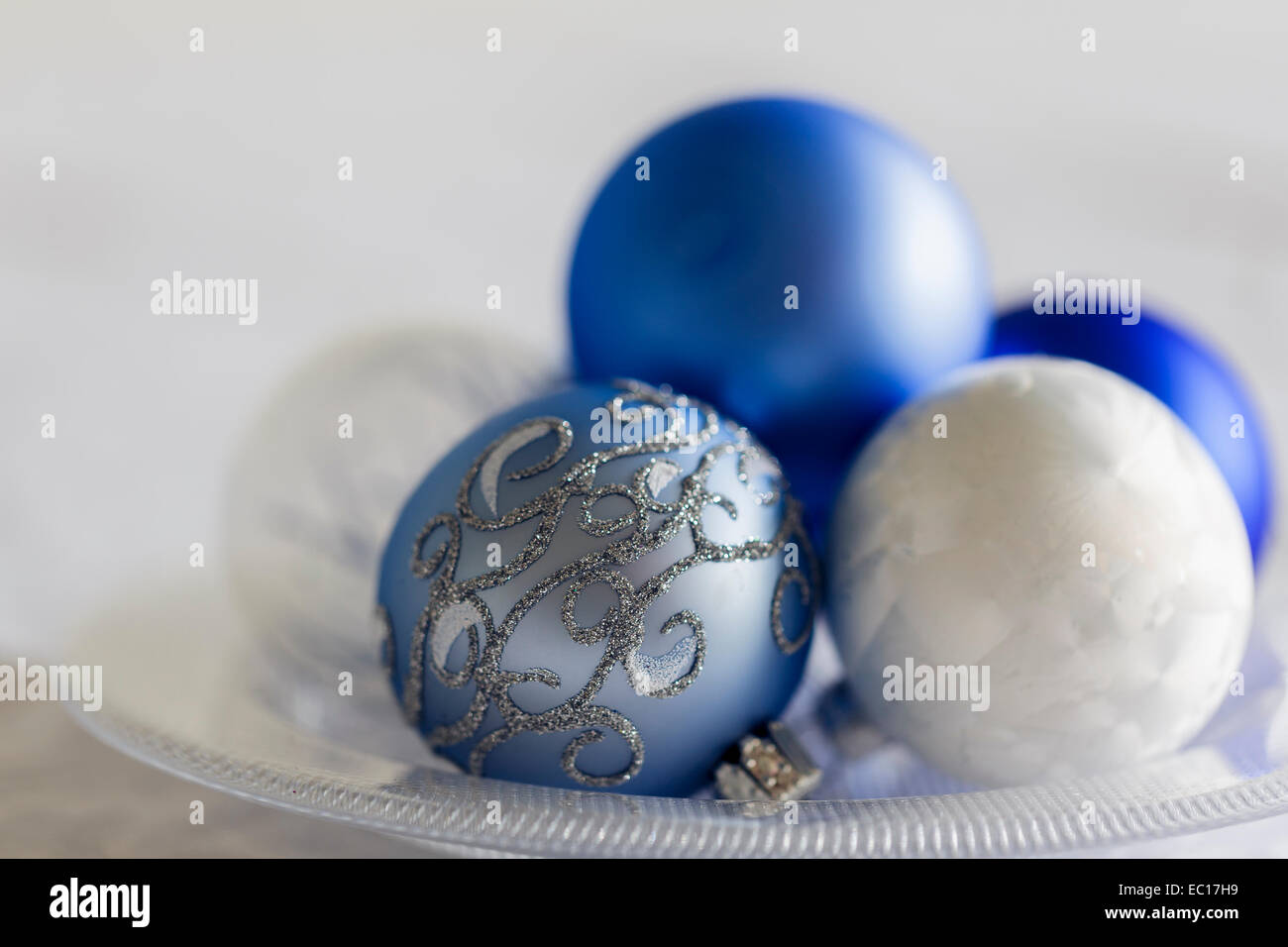 Blue, silver and white Christmas decorations Stock Photo - Alamy