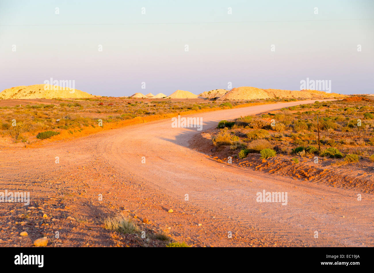 Coober pedy opal mining shaft danger hi-res stock photography and ...